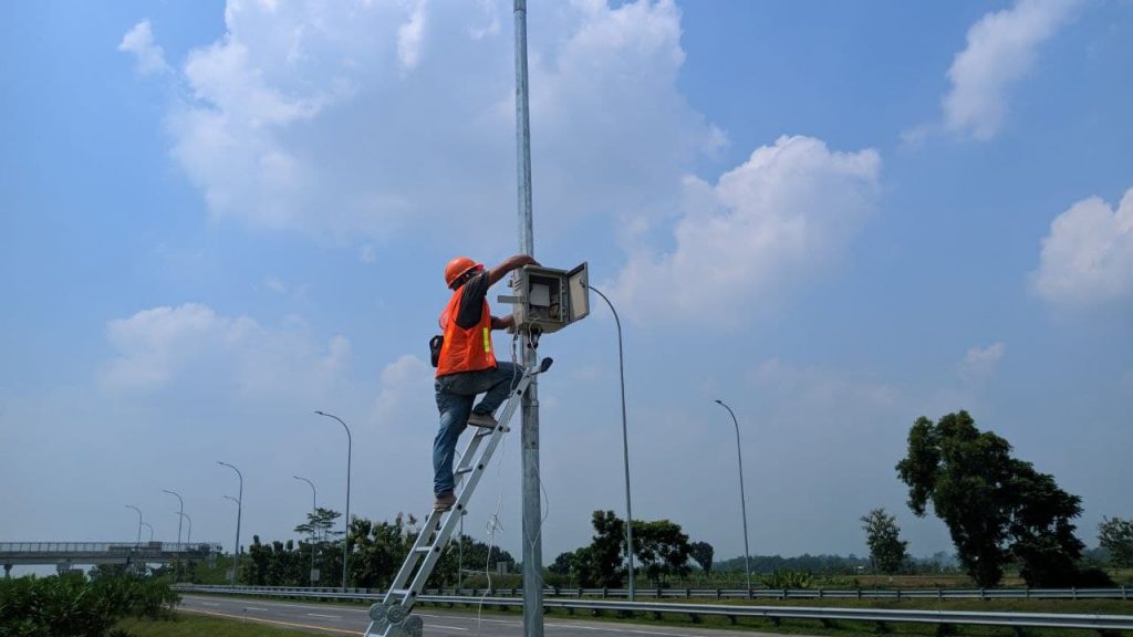 Pemasangan Camera CCTV Analytic di Ruas Tol Jombang – Mojokerto | PT ...
