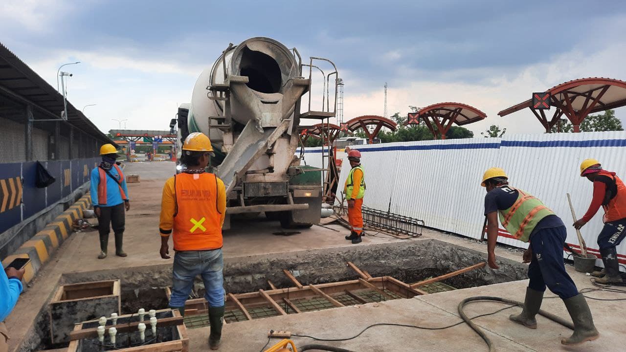 Instalasi Weigh In Motion (WIM) di ASTRA Toll Ruas Tol Cikopo ...