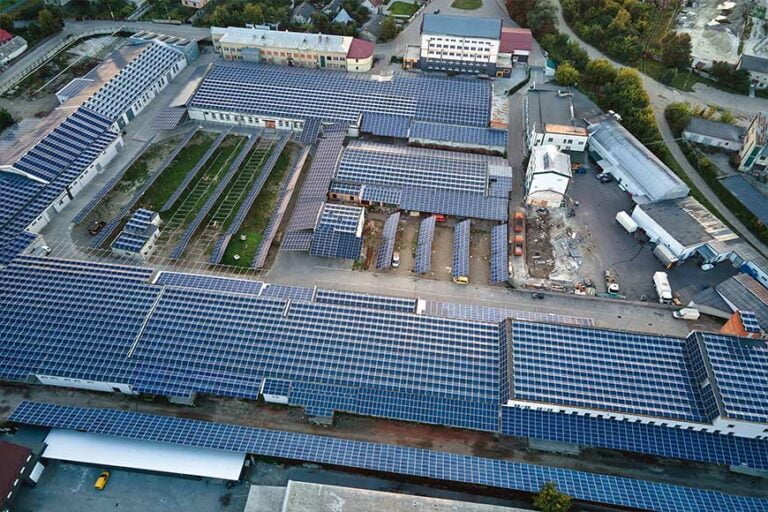 Manfaat Penggunaan Solar Panel Surya untuk Berbagai Kebutuhan Industri