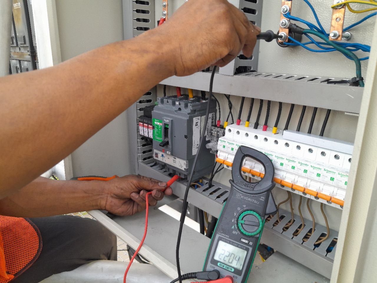 Pengadaan dan Pemasangan Dynamic Message Sign (DMS) pada Ruas Jakarta ...