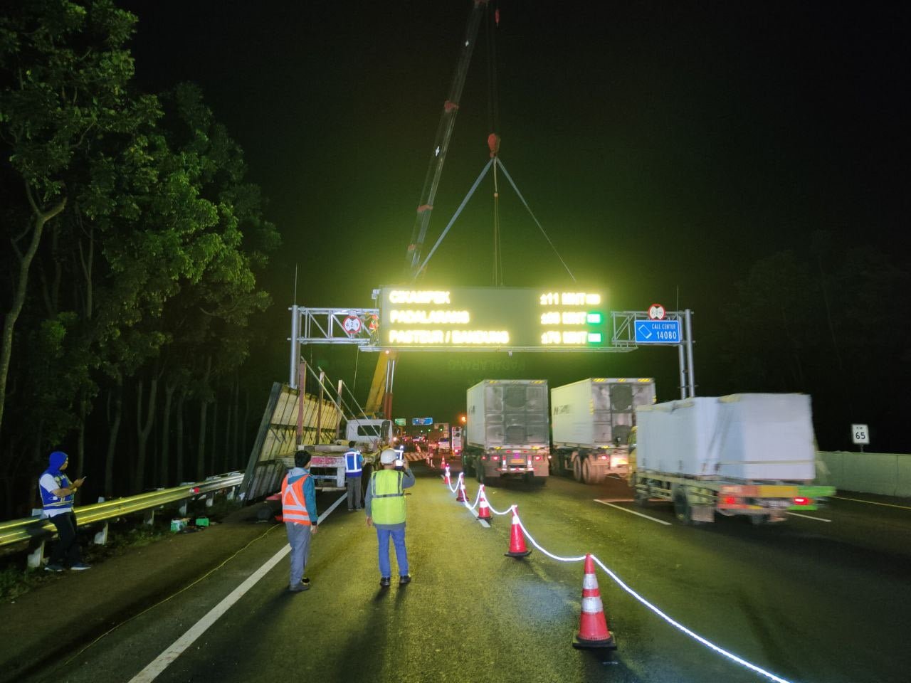 Pengadaan dan Pemasangan Dynamic Message Sign (DMS) pada Ruas Jakarta ...
