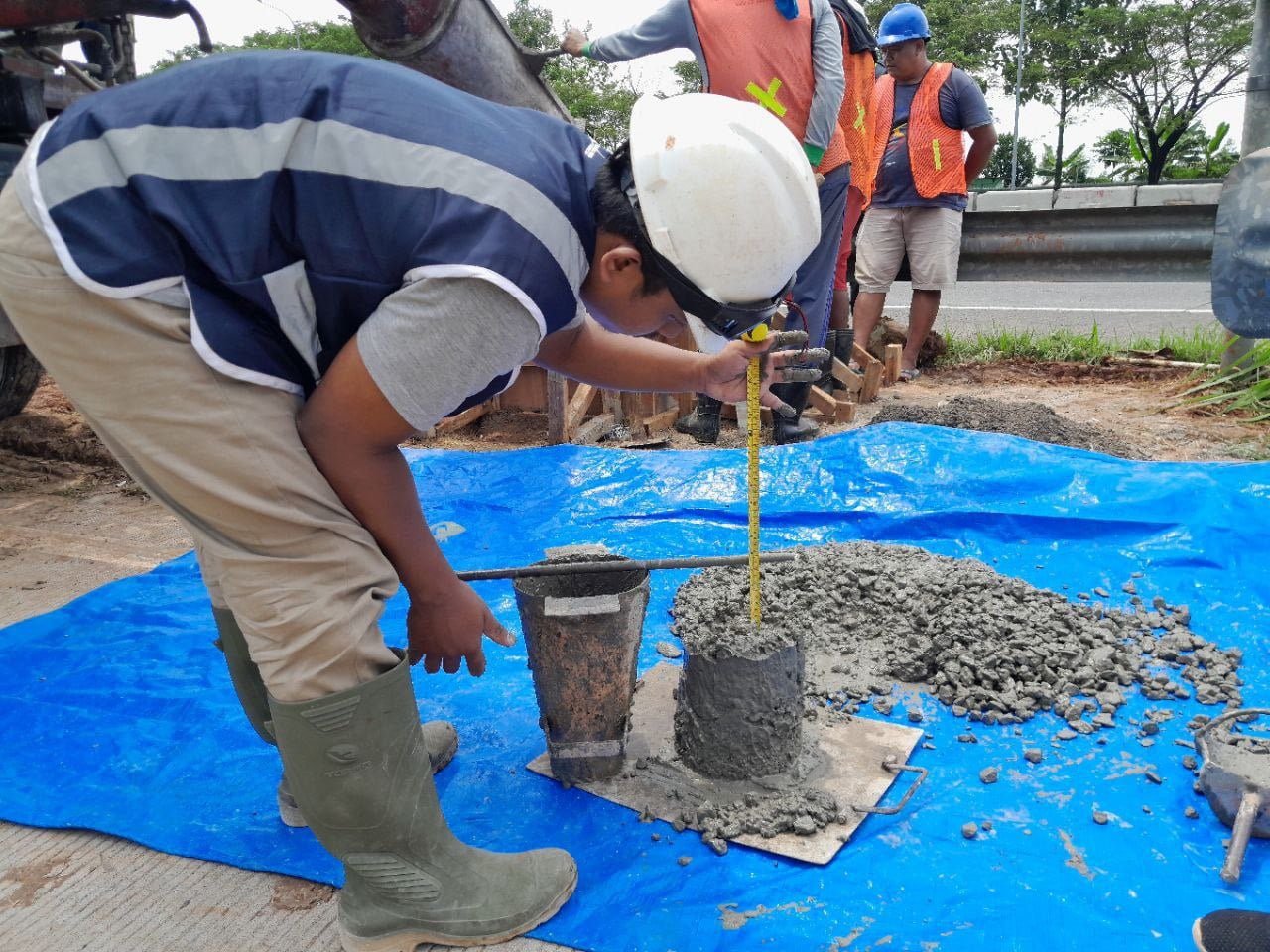 Pengadaan dan Pemasangan Perangkat VMS dan CCTV di Rest Area KM 86 A&B ...